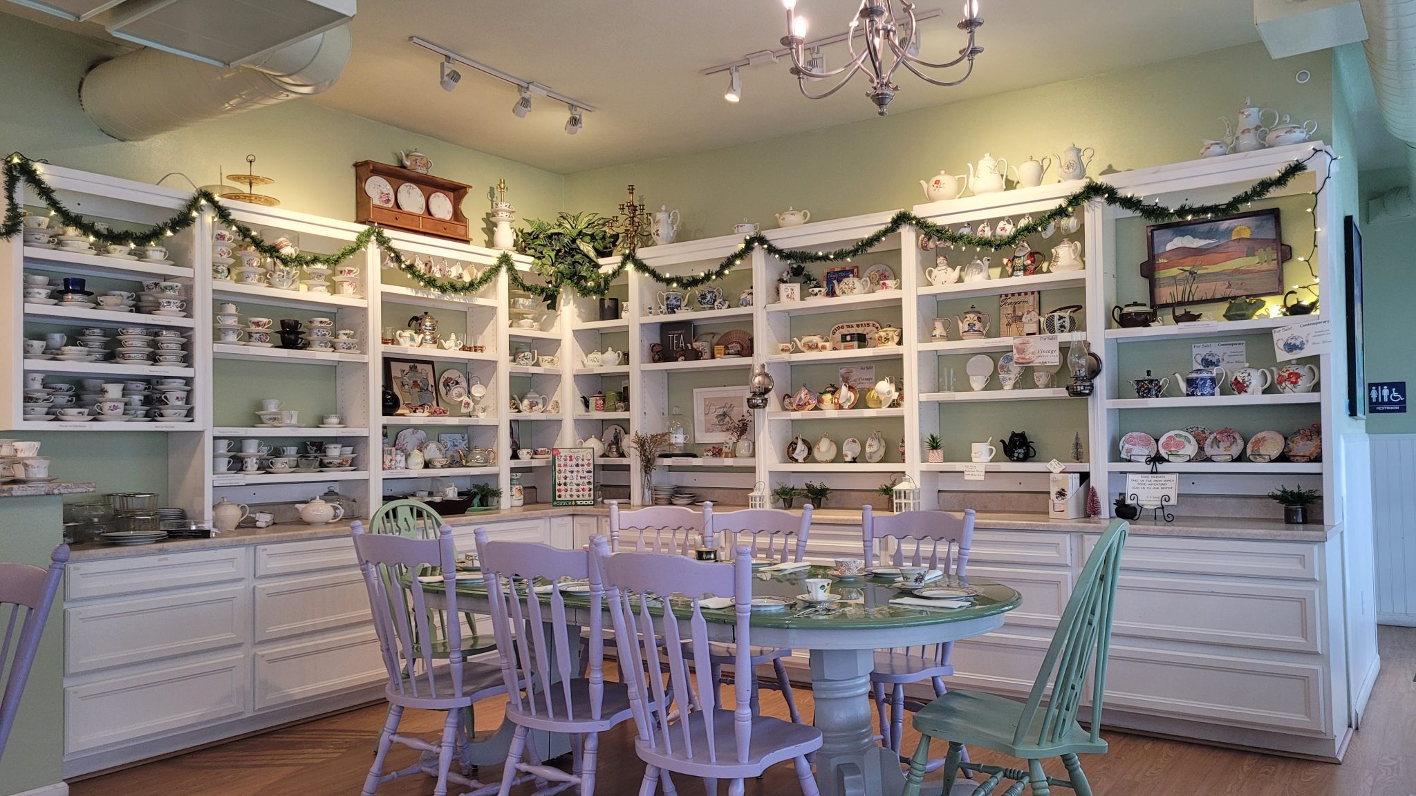 DateView: Your Slice of Heaven Awaits at Dragonfly Tea Room – Modestoview